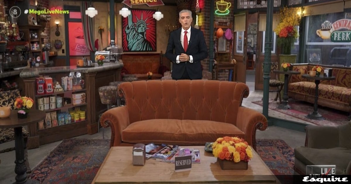 O Νίκος Ευαγγελάτος μπήκε στο Central Perk και το Twitter (ξε)τρελάθηκε